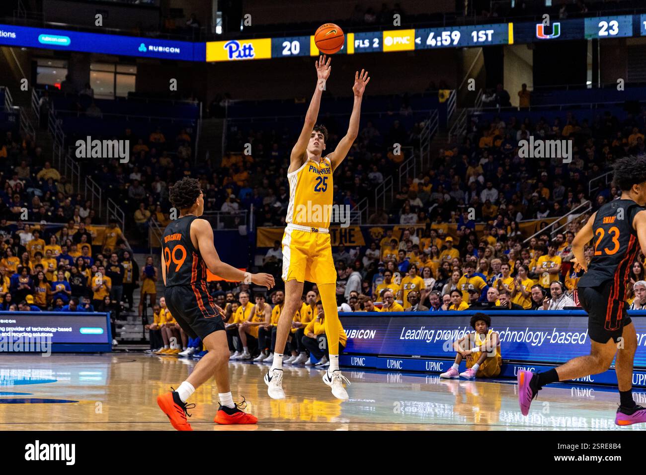Pittsburgh, Pennsylvania, USA. 15th Feb, 2025. Pitt Panthers forward ...