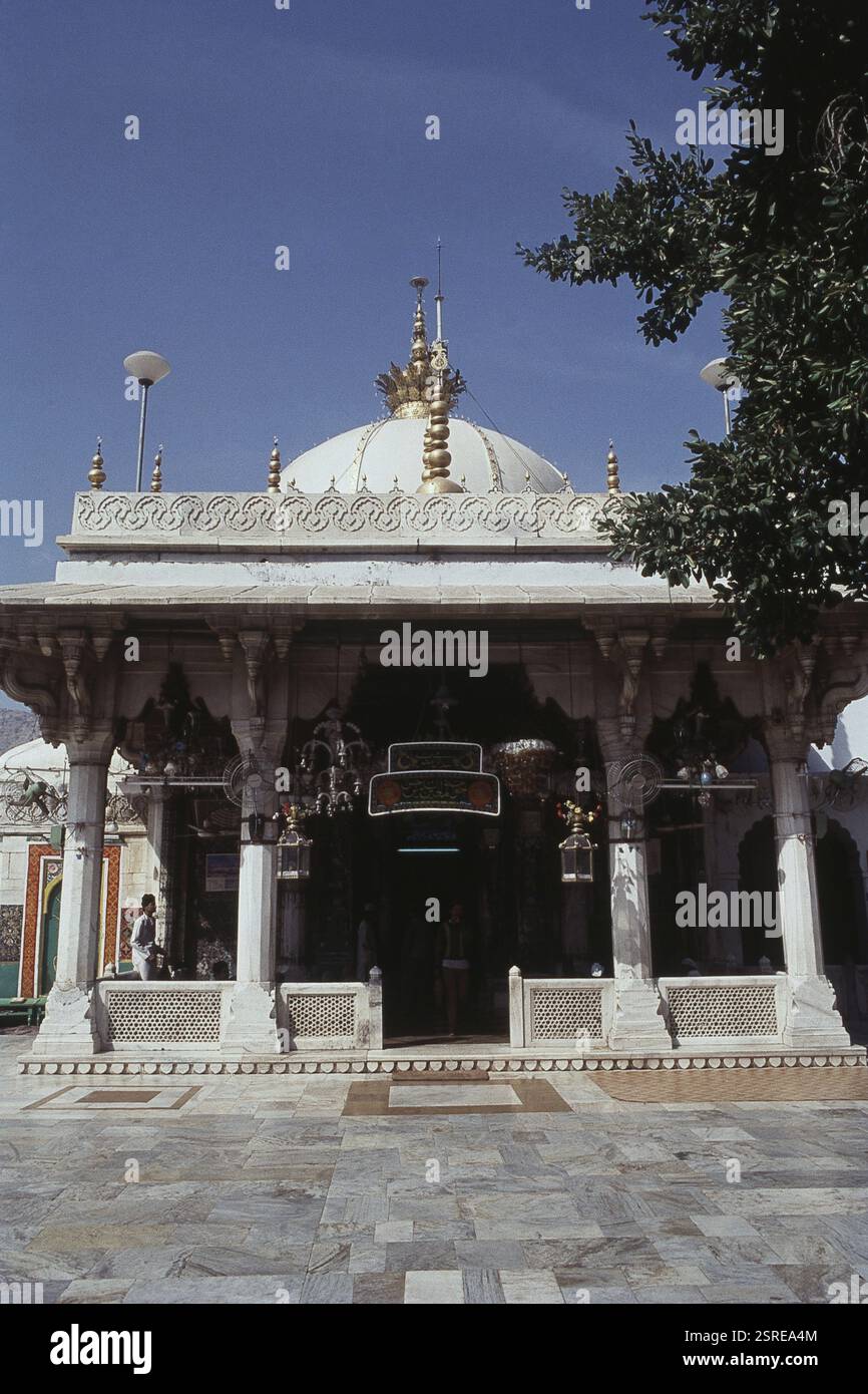 Dargah of Khwaja Moinuddin Chishti, Ajmer, Rajasthan, India, Asia Stock Photo - Alamy