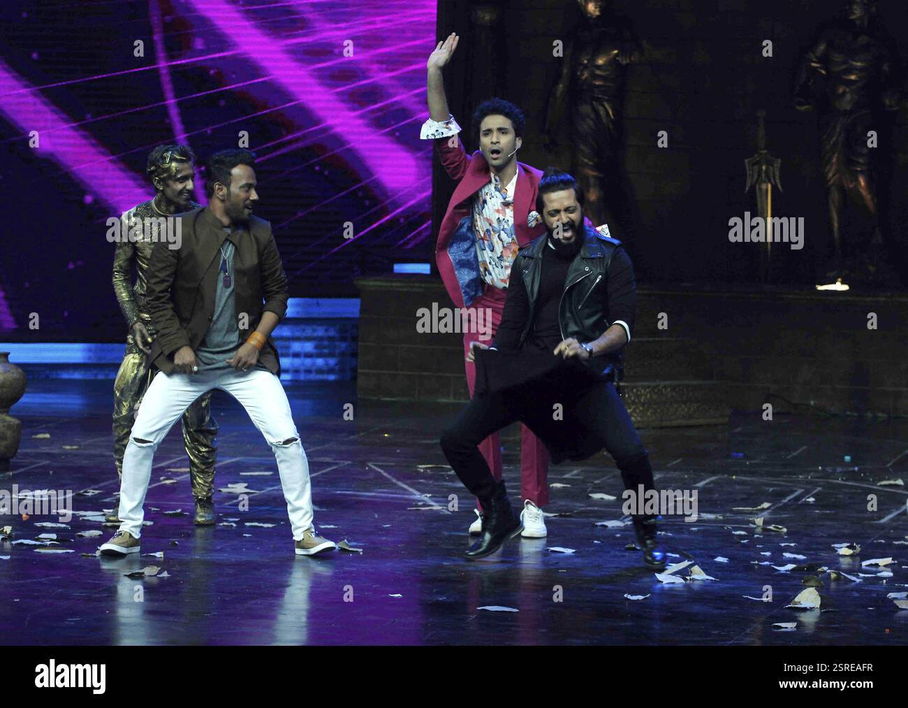 Bollywood dance musicians hi-res stock photography and images - Alamy