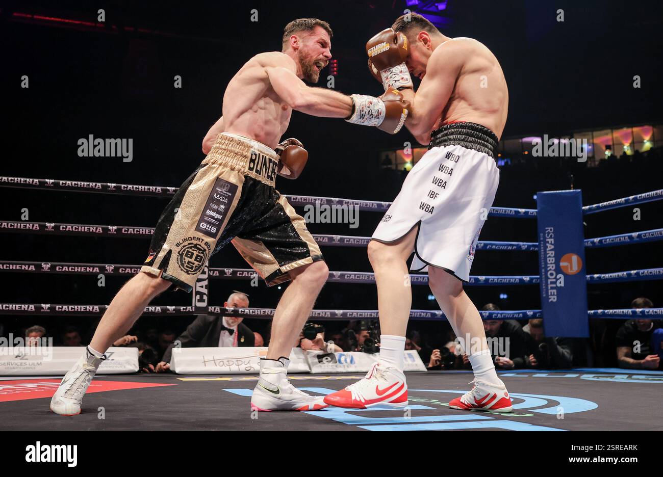 Neu Ulm, Germany. 15th Feb, 2024. Boxing: Light heavyweight, Sturm ...