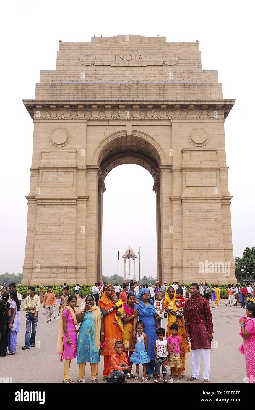 Family in front of India gate, Delhi, India, Asia Stock Photo - Alamy