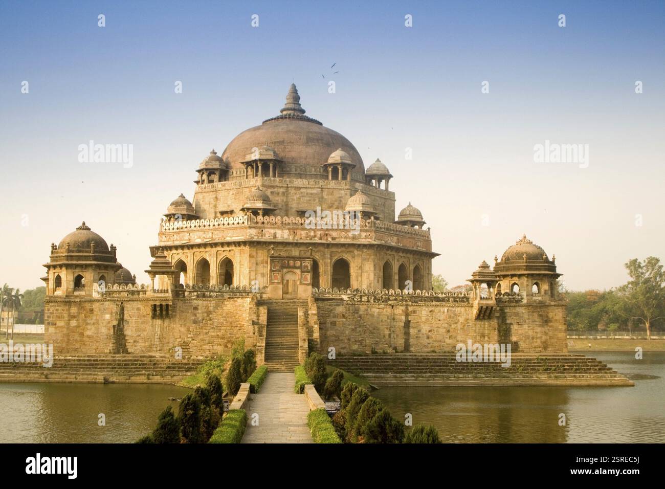 Sher shah suri tomb in Sasaram, Bihar, India, Asia Stock Photo - Alamy