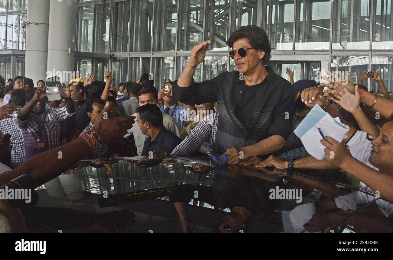 Bollywood actor Shah Rukh Khan arrive Netaji Subhas Chandra Bose ...