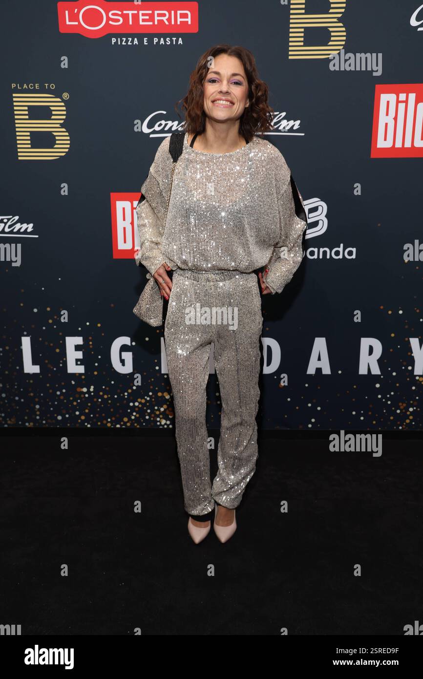 PLACE TO B Anna Julia Kapfelsperger PLACE TO B - BILD und Constantin ...