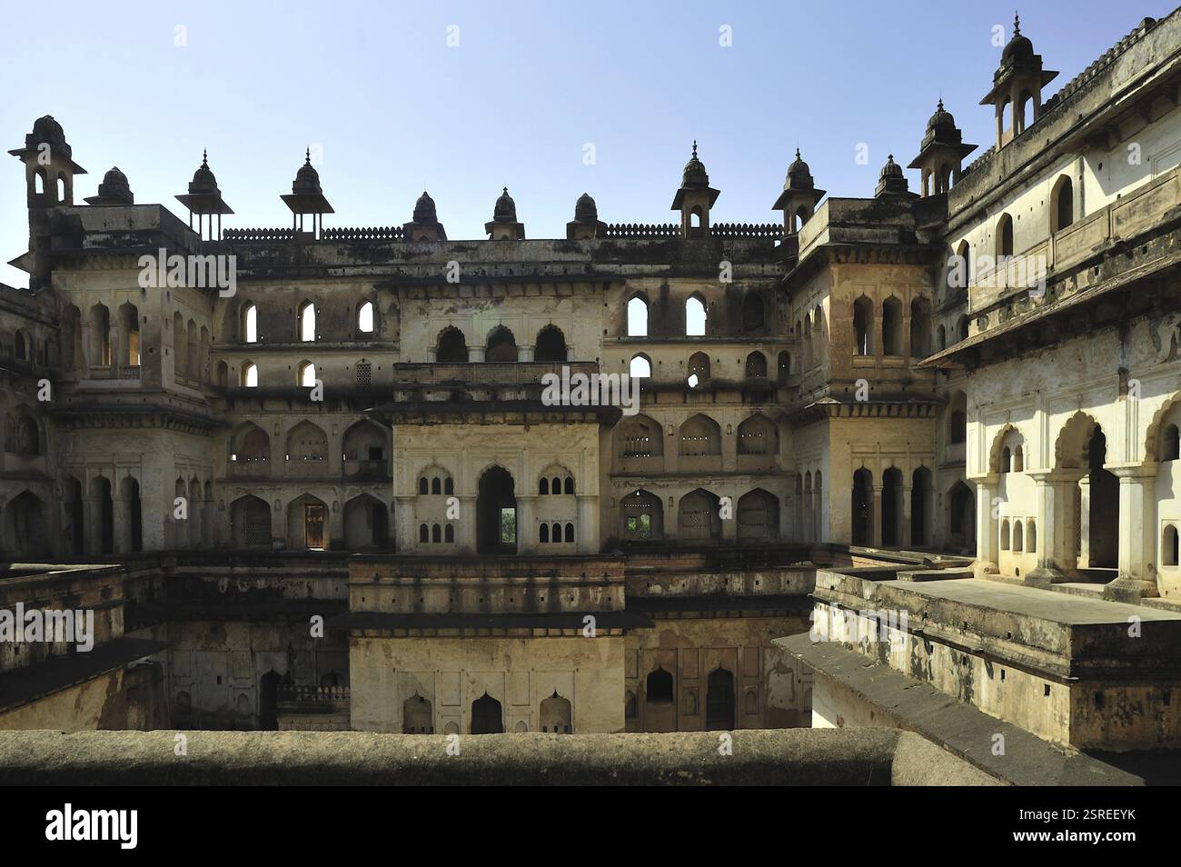 Orchha the oriel window of raja mahal khajuraho madhya pradesh india ...