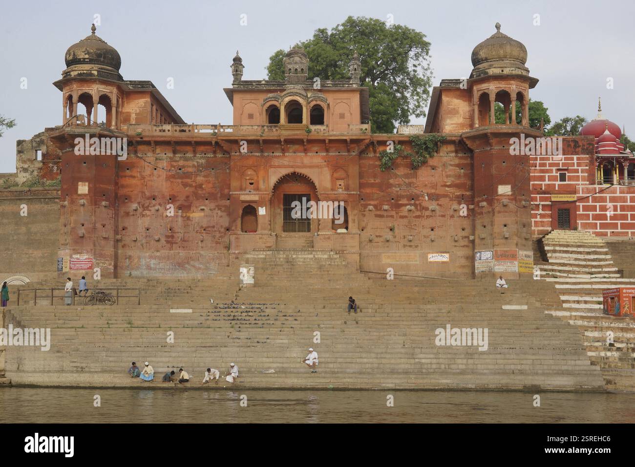 Raja chet singh ghat, varanasi, uttar pradesh, india, asia Stock Photo ...
