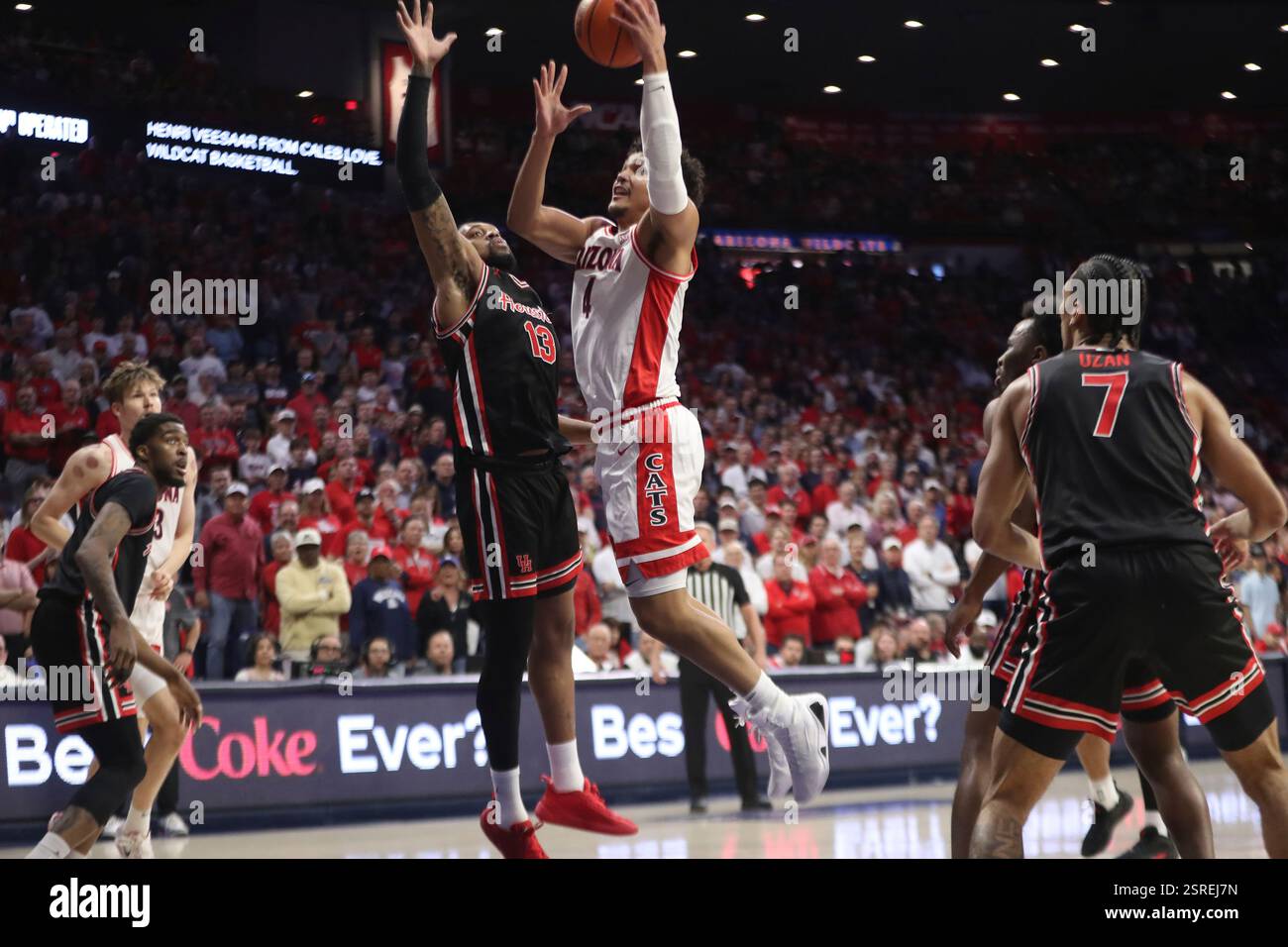 TUCSON, AZ - FEBRUARY 15: Arizona Wildcats forward Trey Townsend #4 ...