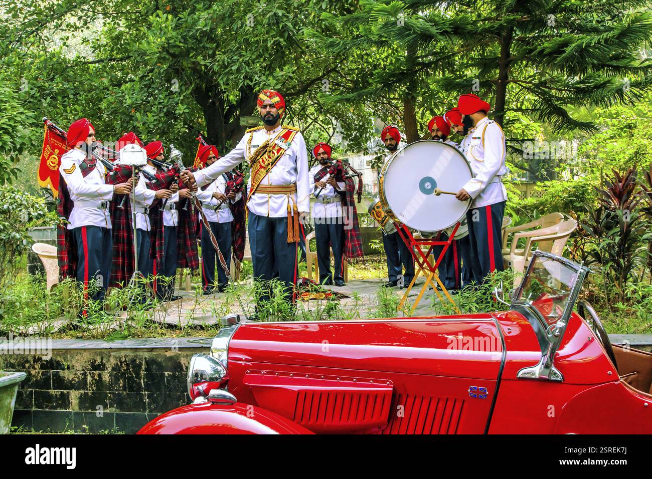 Indian navy band hi-res stock photography and images - Alamy