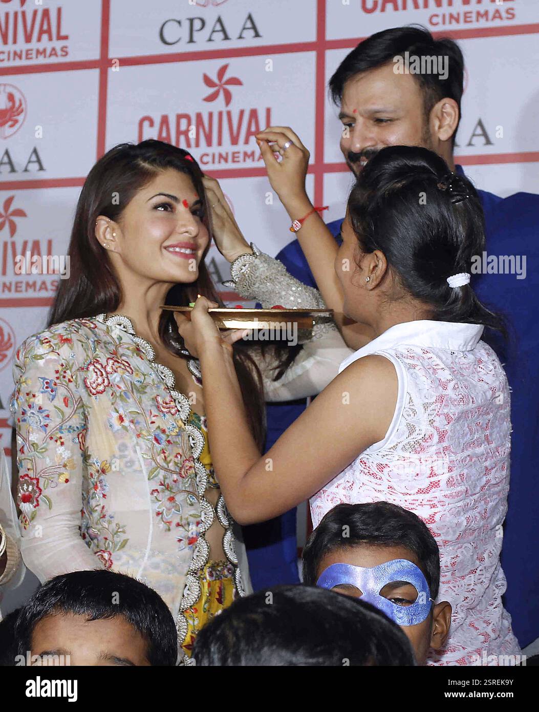 Bollywood actor Vivek Oberoi celebrates birthday Jacqueline Fernandez ...