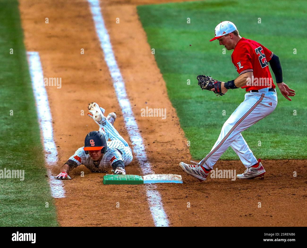 Arlington, Texas, USA. 15th Feb, 2025. OSU's AVERY ORTIZ (7) slides ...