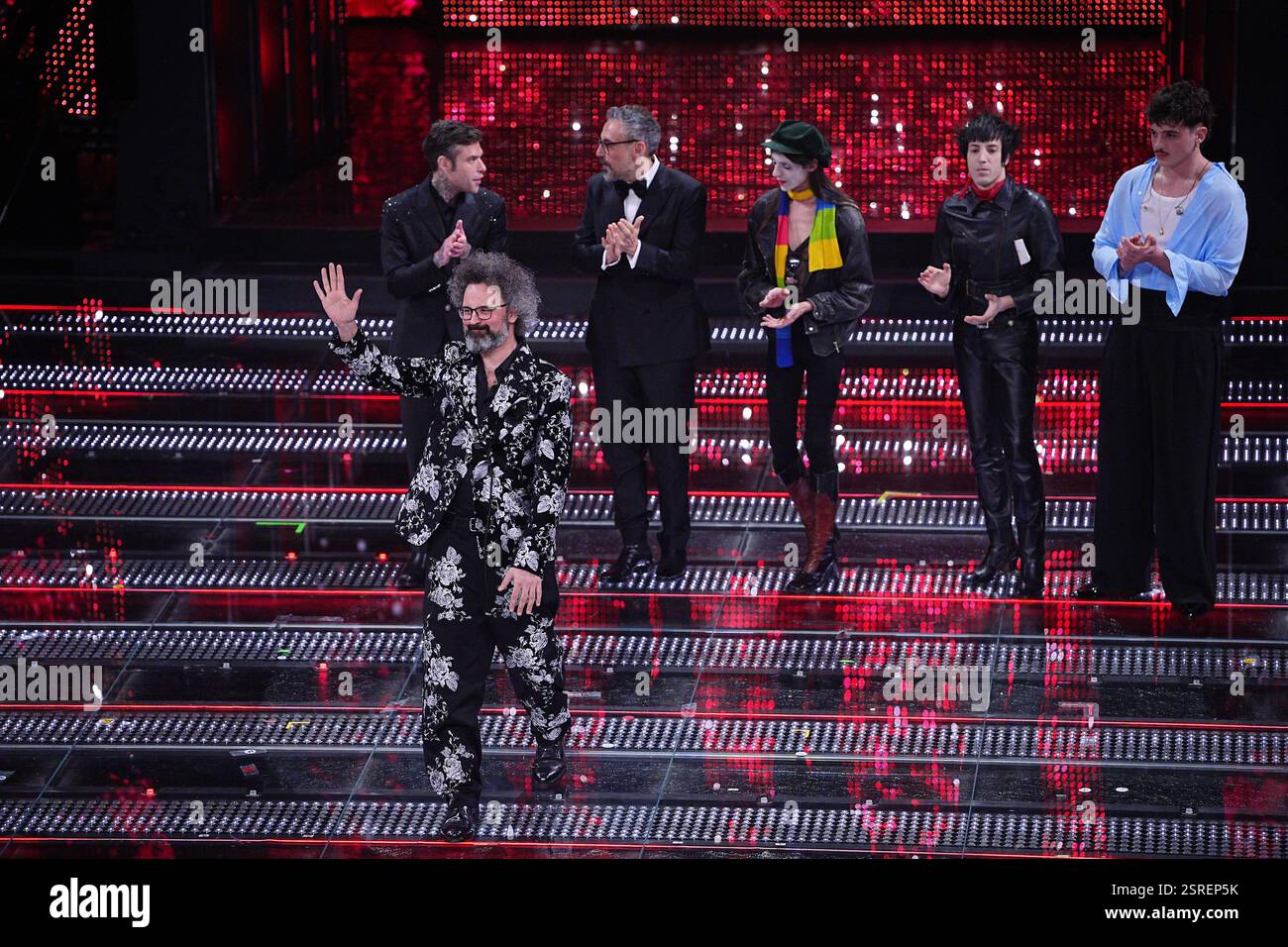 Sanremo, Italia. 15th Feb, 2025. The finalists on the stage during the ...