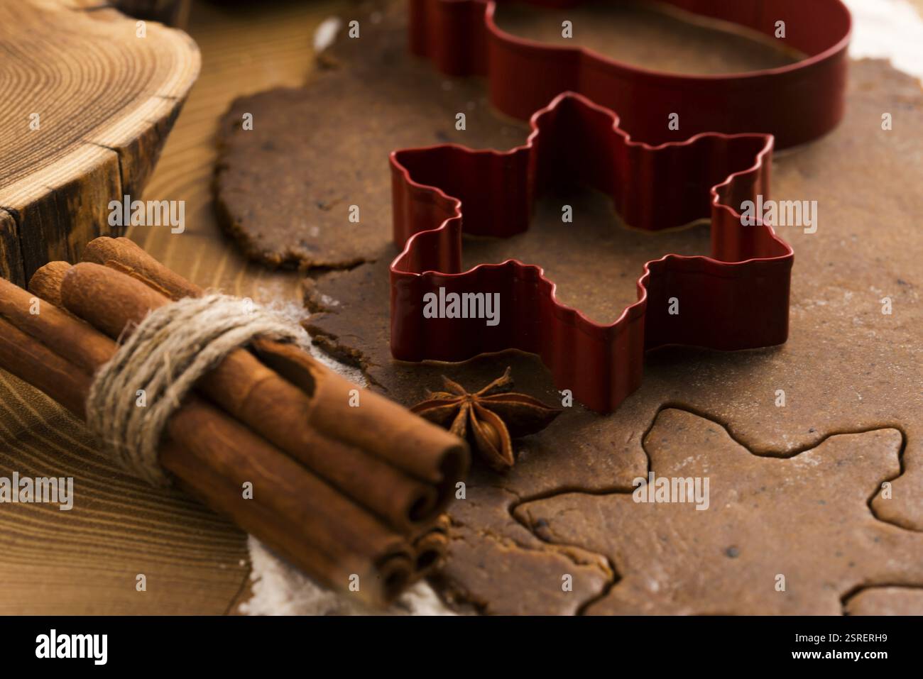 Gingerbread cookies spices flour hi-res stock photography and images ...