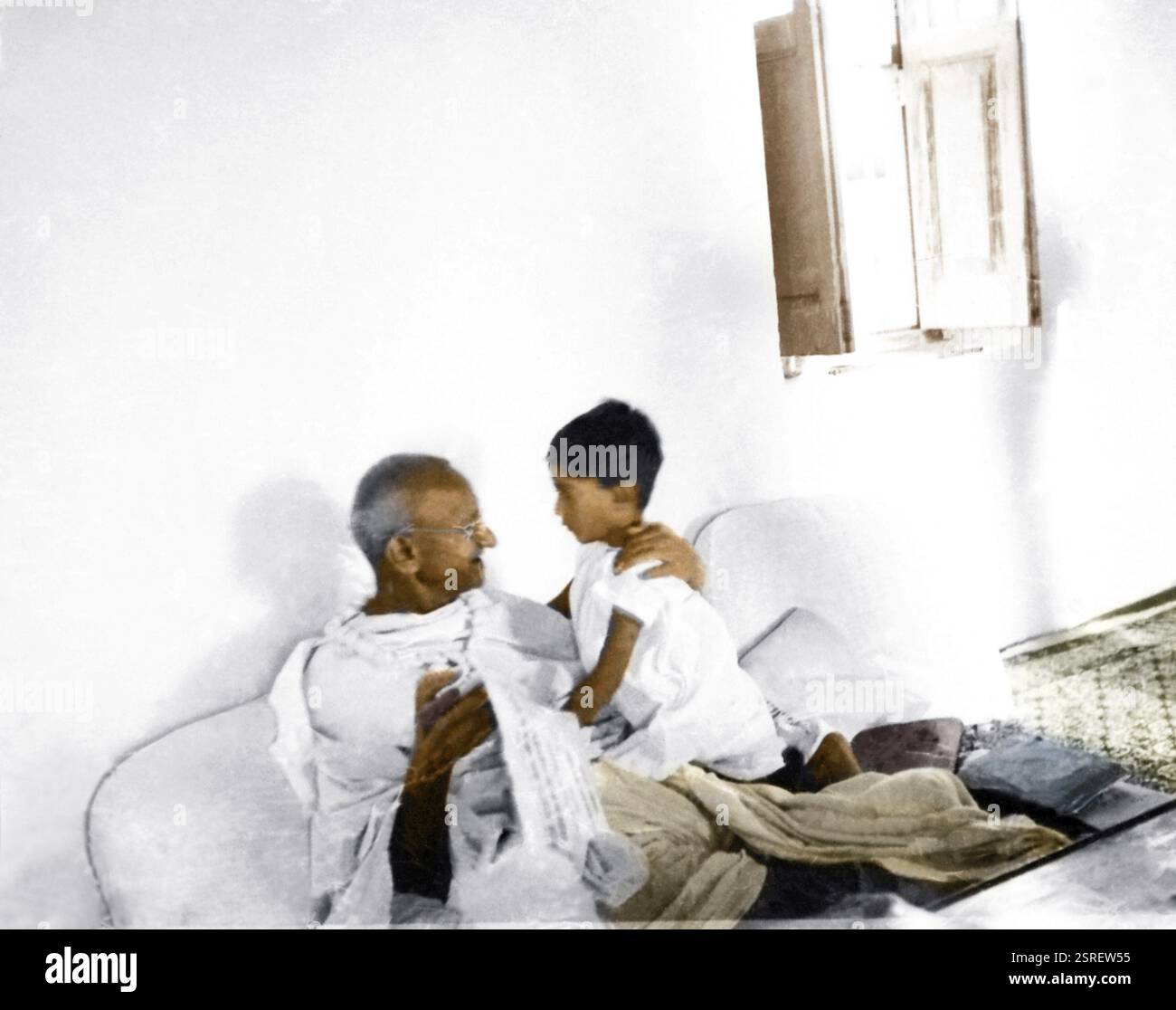 Mahatma Gandhi and Rajmohan on Gandhi birthday, Birla House, New Delhi ...