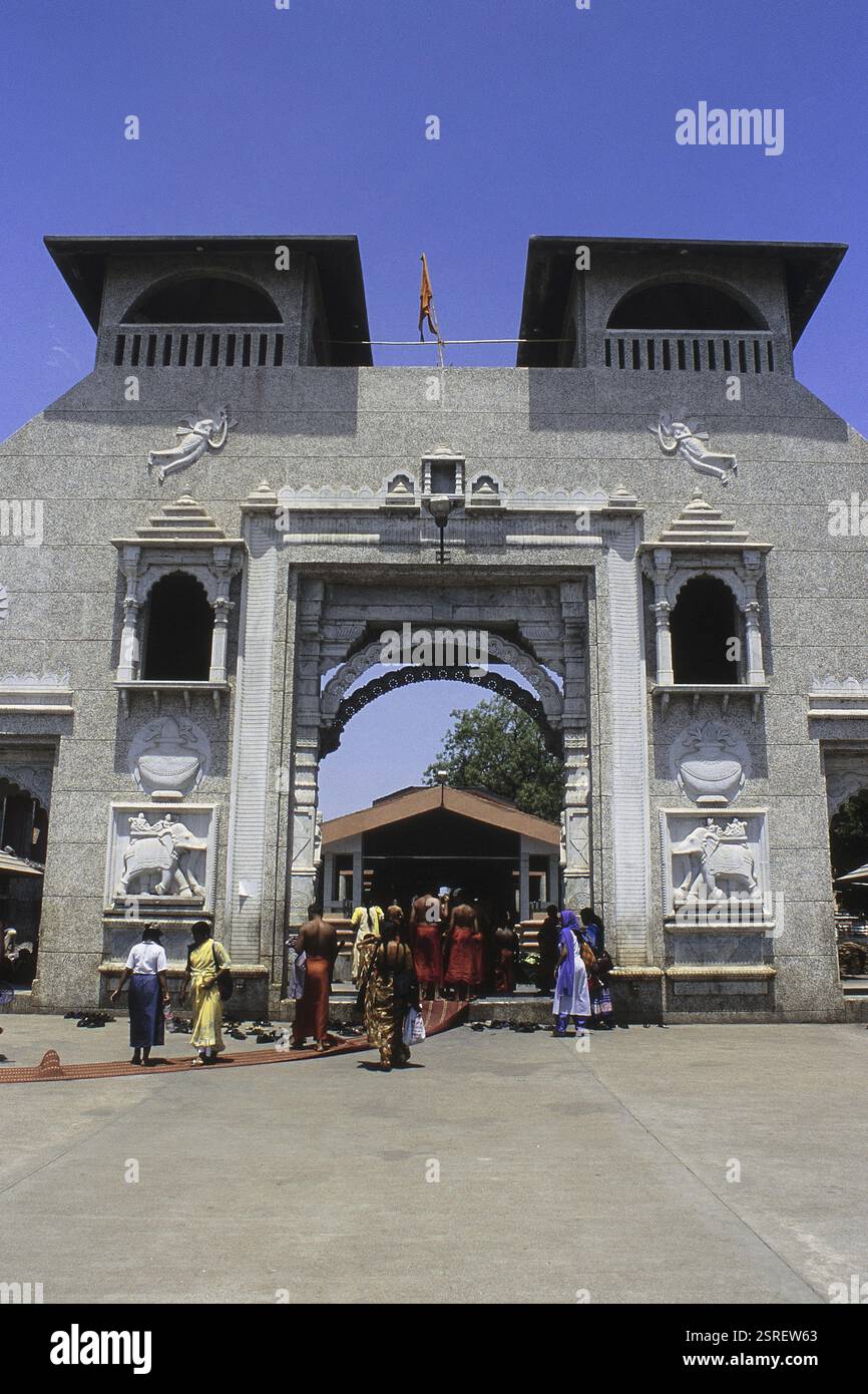 Decorated entrance of Shri Shaneswar Temple, Shani Shingnapur ...