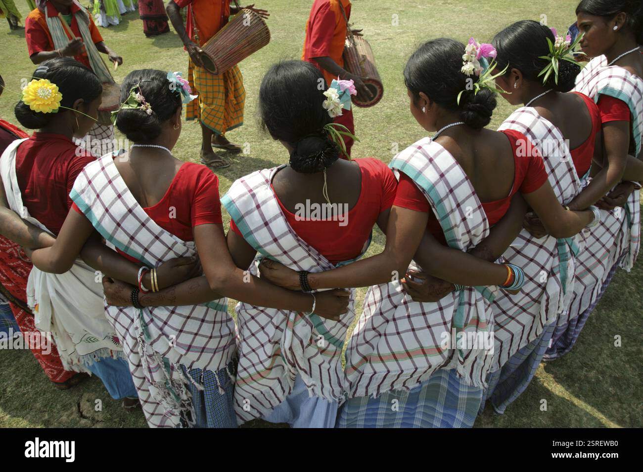 People performing tribal dance, birbhum, west bengal, india, asia Stock ...