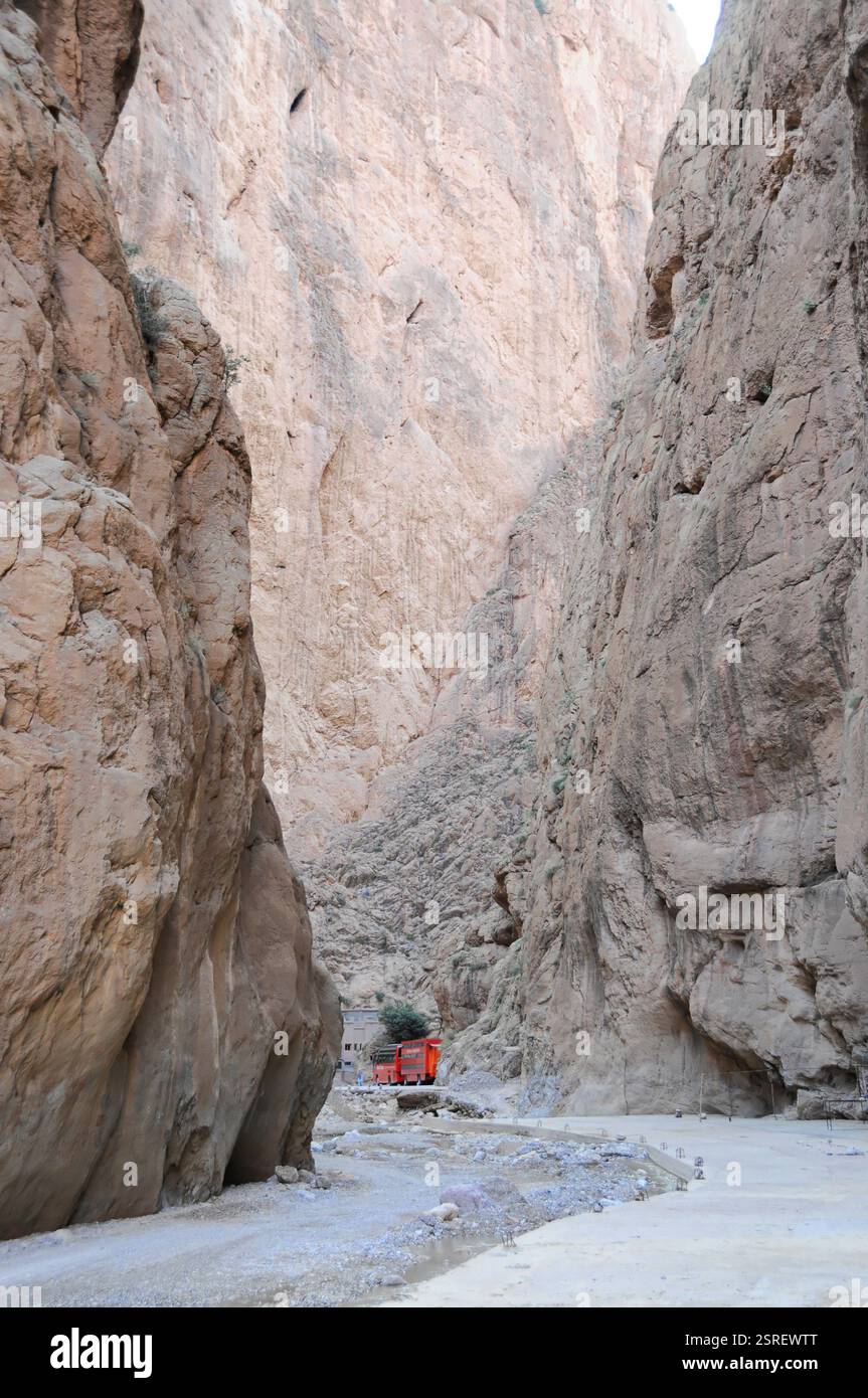 Todra Gorge, Todra Valley, High Atlas, Morocco, View through a narrow ...