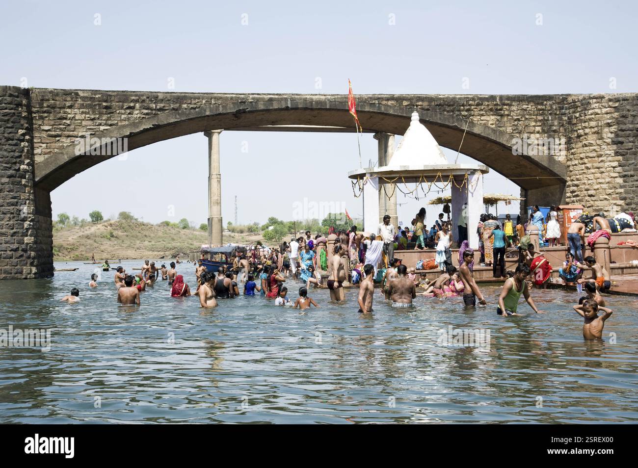 Pilgrims taking holy dip, narmada river, madhya pradesh, india, asia ...