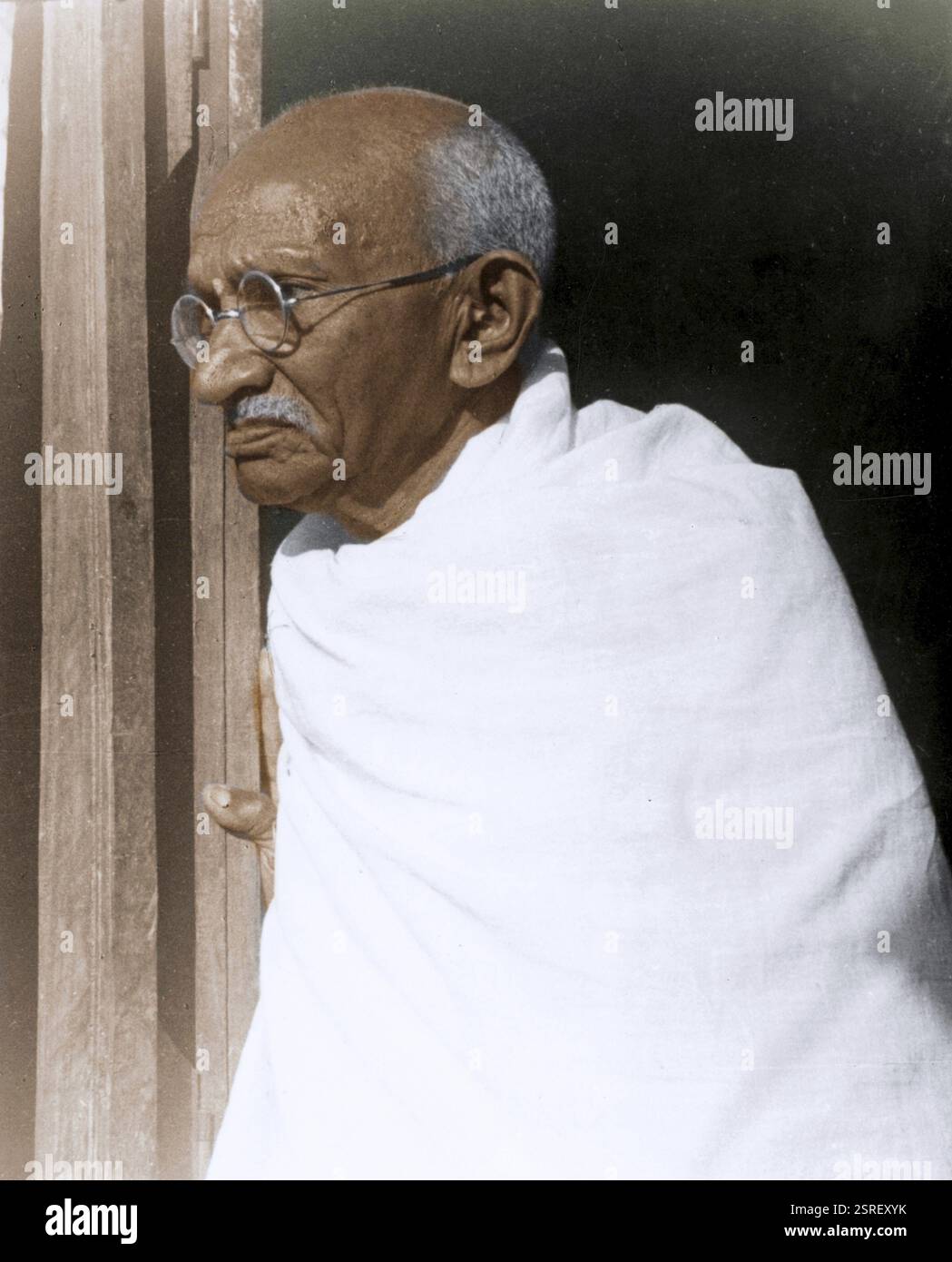Mahatma Gandhi in village after Hindu Muslim riots, East Bengal, India ...