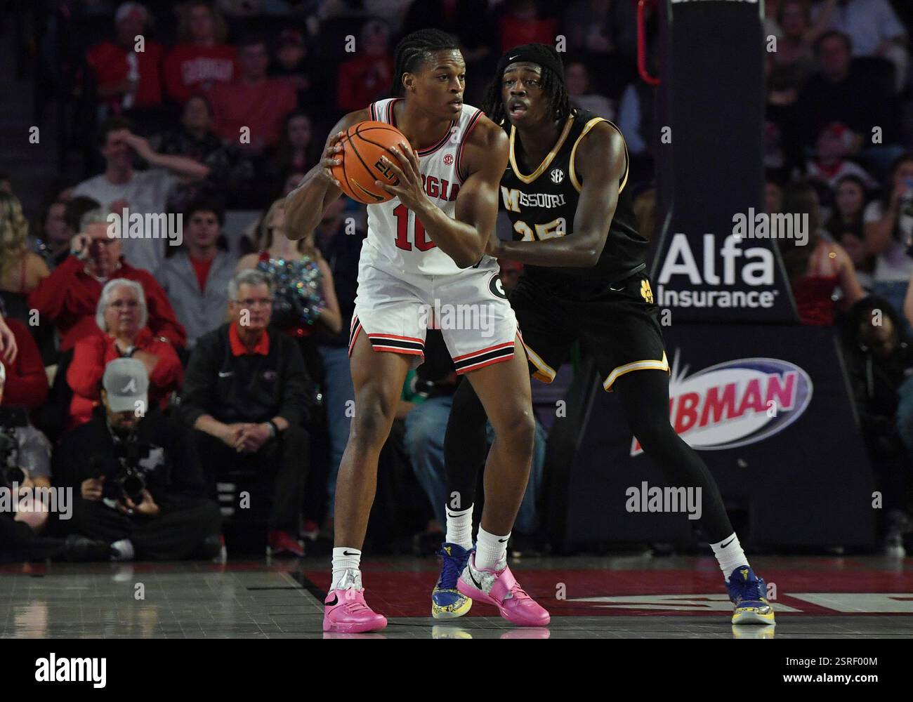ATHENS, GA - FEBRUARY 15:Georgia Bulldogs forward RJ Godfrey (10) looks ...