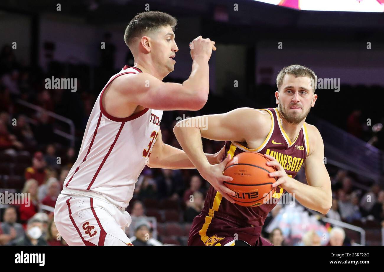LOS ANGELES, CA - FEBRUARY 15 : Minnesota Golden Gophers forward Parker ...