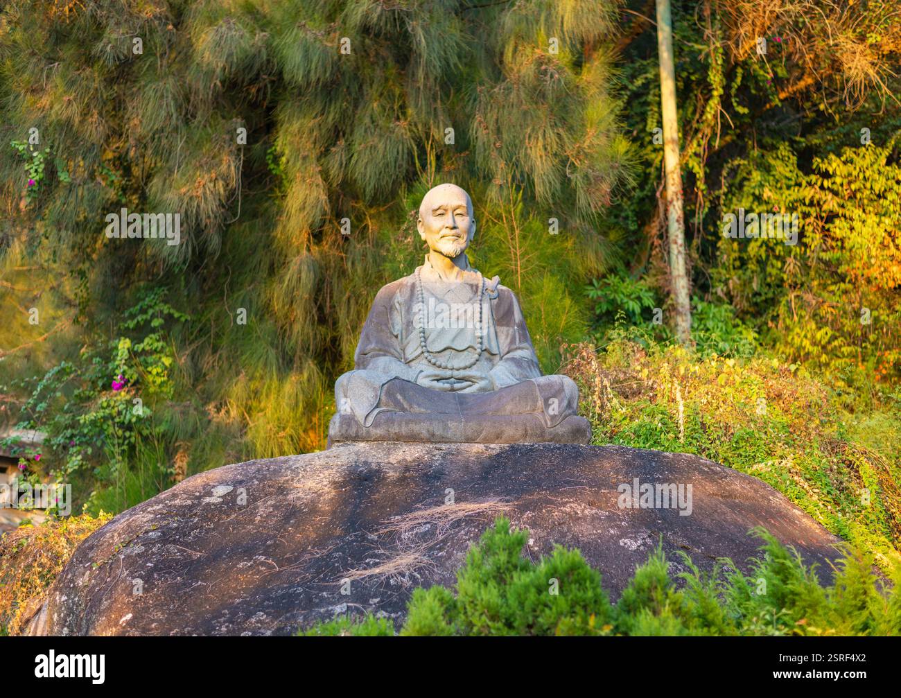 The remains of Master Hongyi at Qingyuan Mountain in Quanzhou, Fujian ...