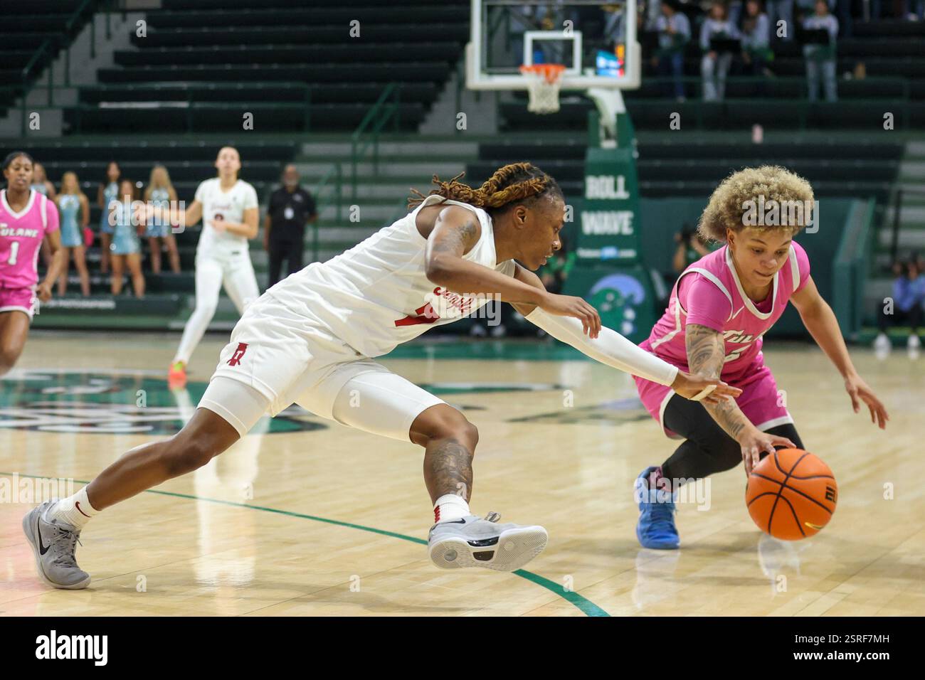 New Orleans, United States. 15th Feb, 2025. Temple Owls guard Kaylah ...