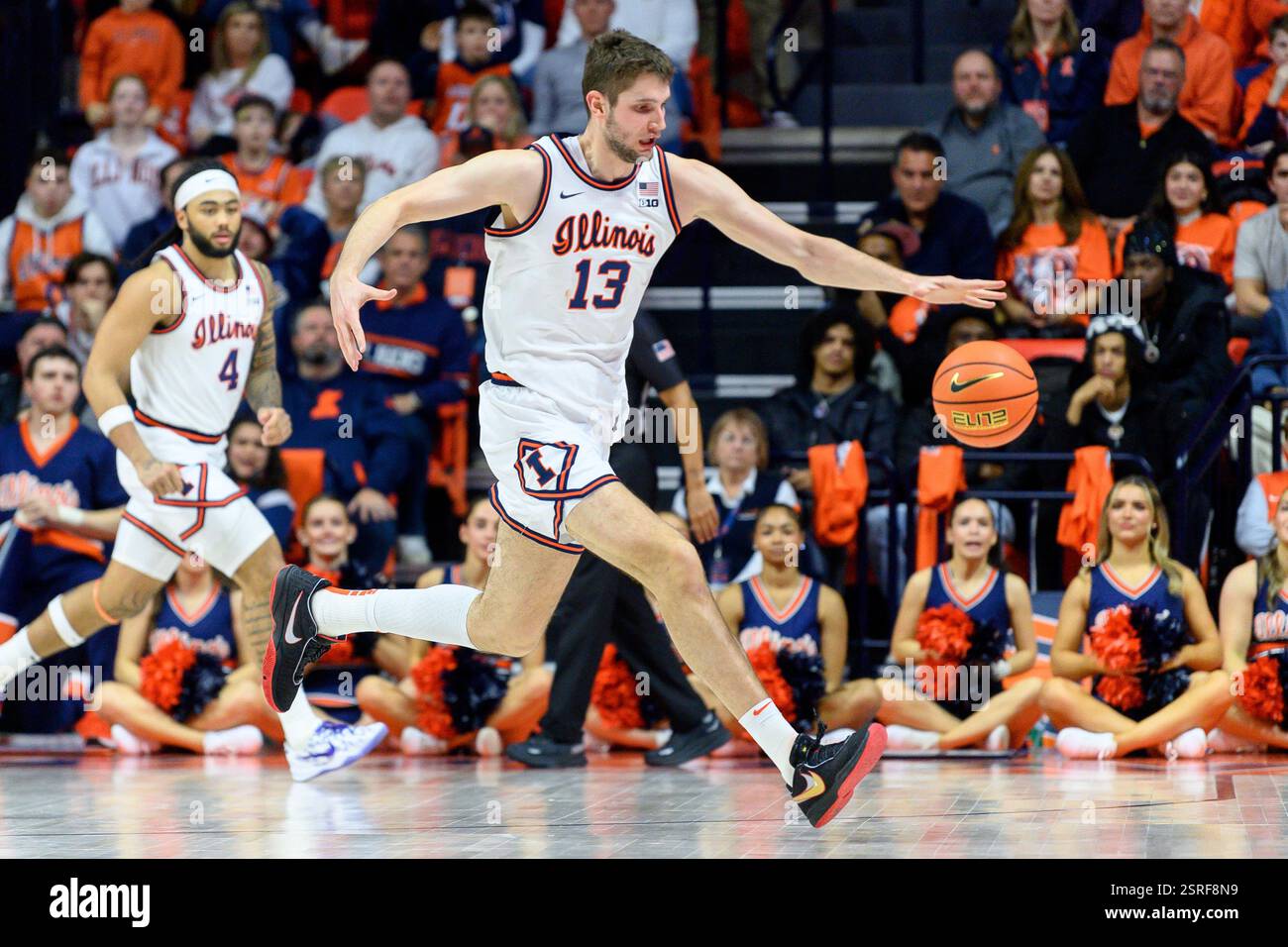 Illinois' Tomislav Ivisic chases a loose ball during the second half of ...