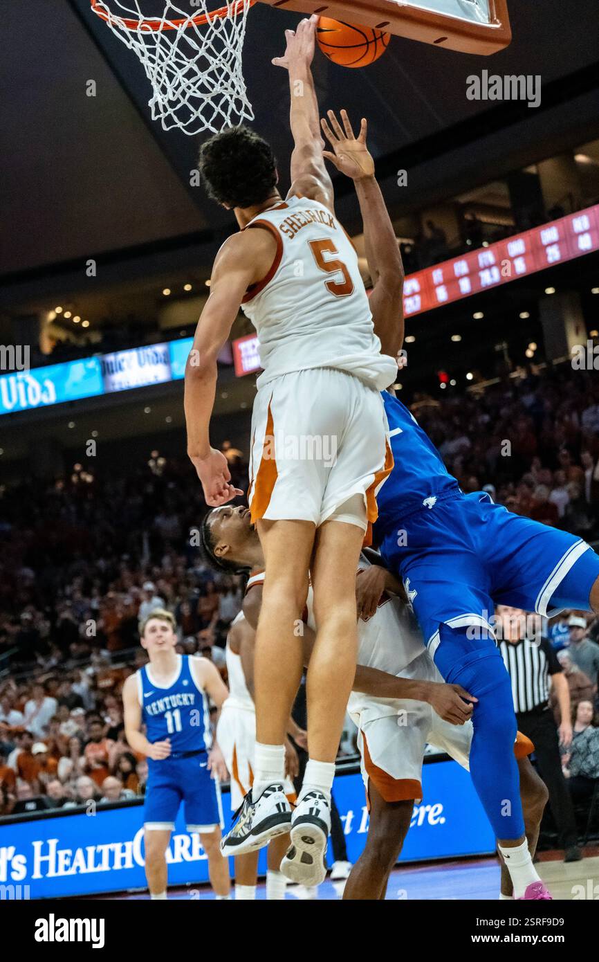 Texas, USA. 11th Feb, 2025. Kadin Shedrick (5) of the Texas Longhorns ...
