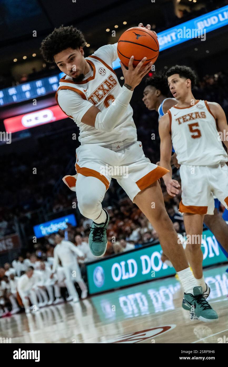 Texas, USA. 15th Feb, 2025. Jordan Pope (0) of the Texas Longhorns in ...