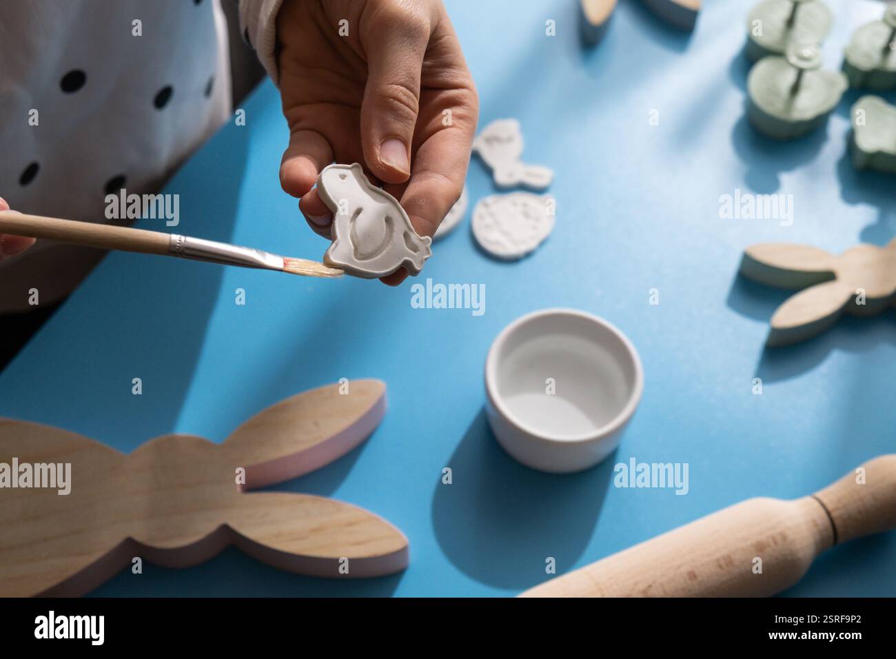 Master class of painting Creator is using white air dry clay for making ...