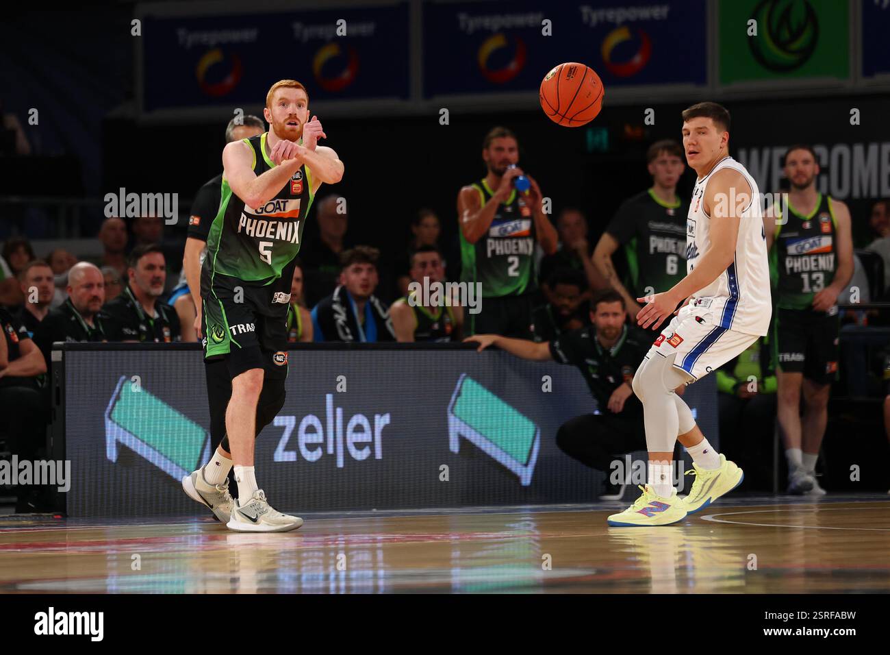Melbourne, Australia. 16th Feb, 2025. Angus Glover of the Phoenix ...