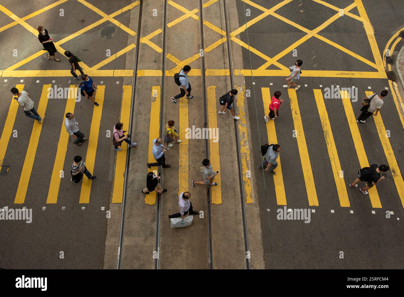 Overhead crowd hi-res stock photography and images - Alamy