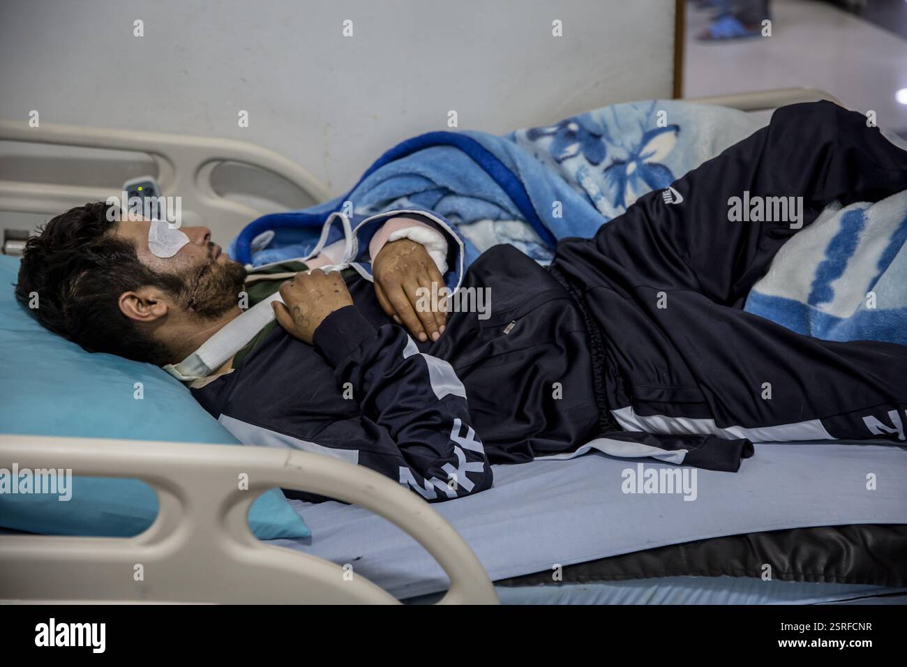 Hasaka, Syria. 12th Feb, 2025. A fighter with Syrian Democratic Forces ...