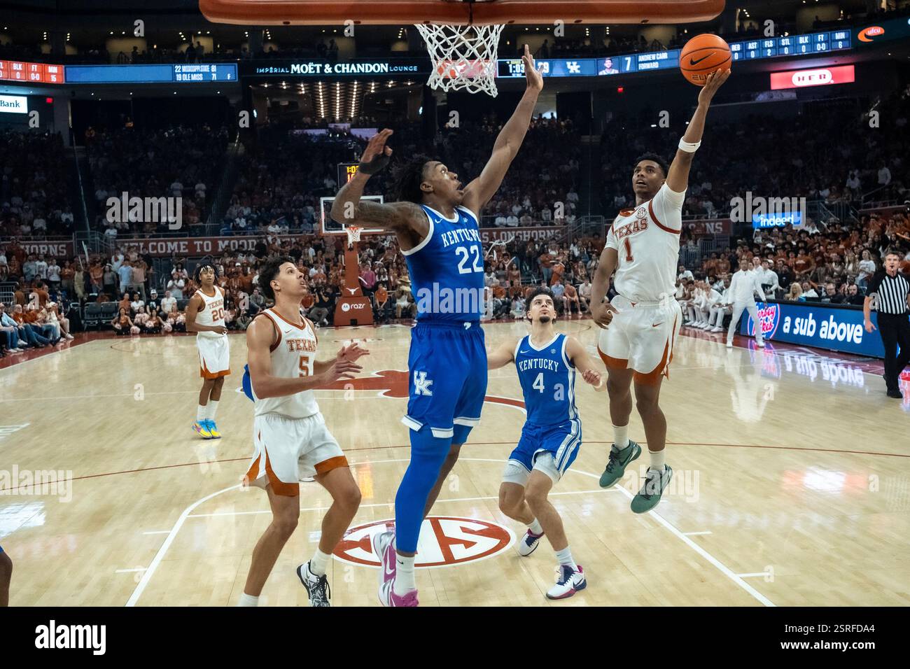 Texas, USA. 15th Feb, 2025. Julian Larry (1) of the Texas Longhorns in ...