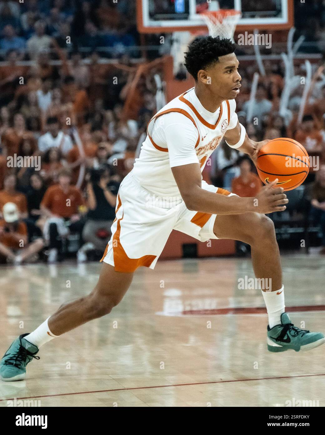 Austin, USA. 15th Feb, 2025. Feb 15, 2025. Julian Larry (1) of the ...