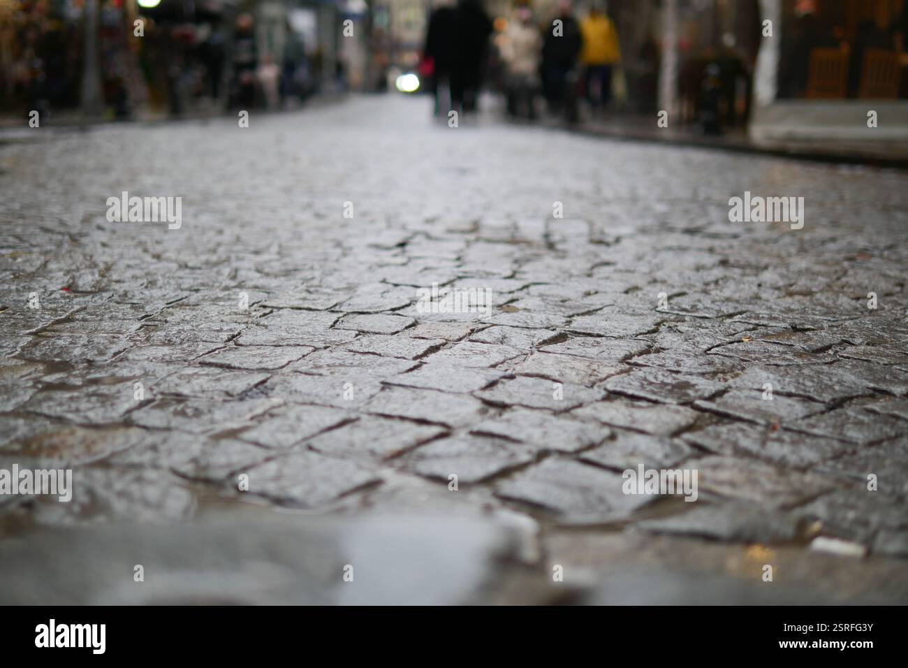 Street bustling activity people hi-res stock photography and images - Alamy