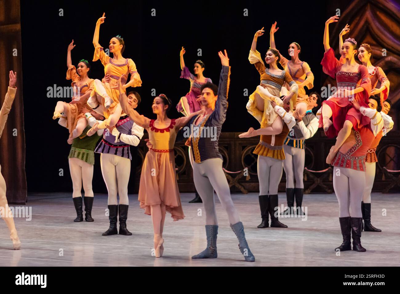 Mexico City, Mexico. 14th Feb, 2025. Dancers of National Dance Company ...