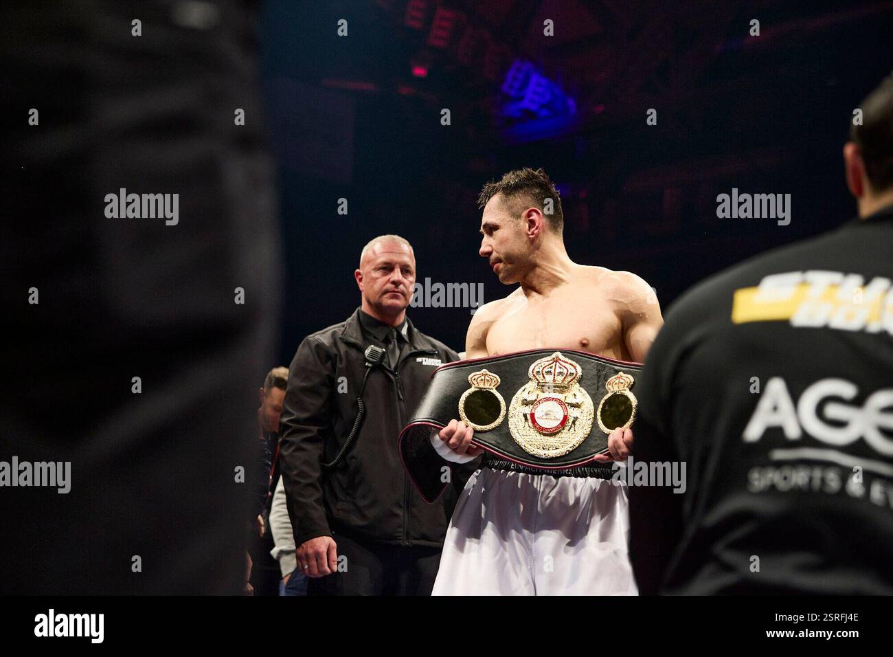 Neu Ulm, Deutschland. 15th Feb, 2025. Felix Sturm vs. Benjamin Blindert GER, Felix Sturm vs ...