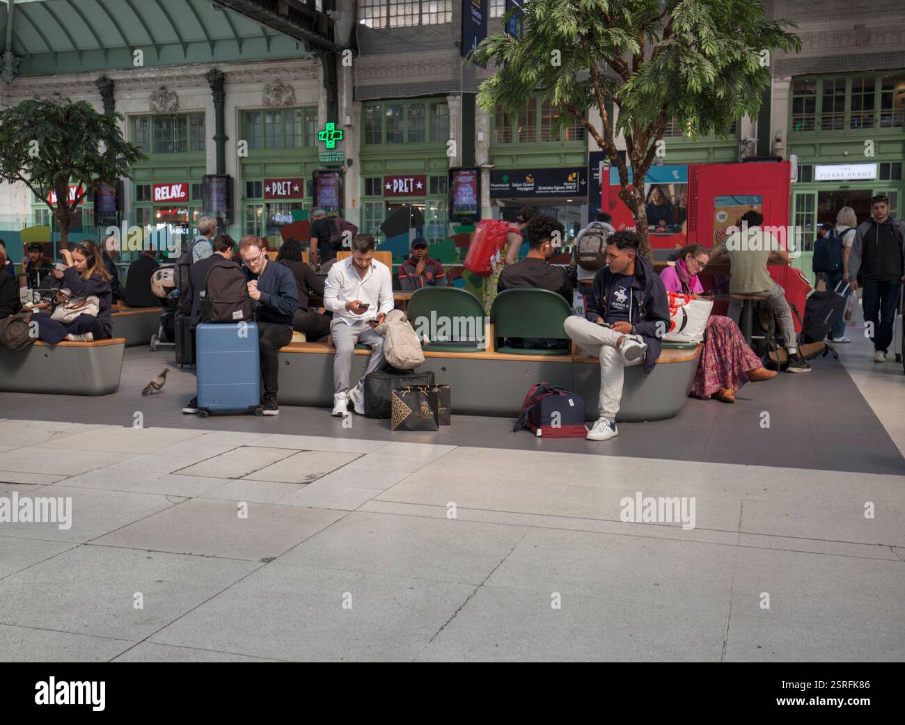 People / passengers at Paris Lyon / Paris gare de lyon railway station, Paris, France Stock ...