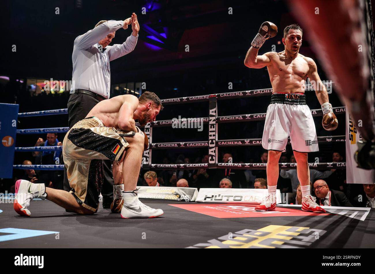 Neu Ulm, Germany. 15th Feb, 2024. Boxing: Light heavyweight, Sturm ...