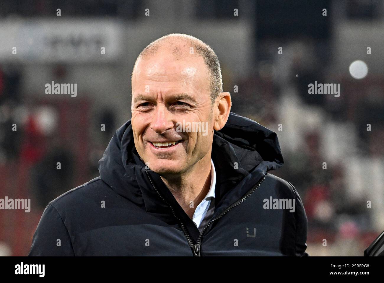 14.02.2025, WWK-Arena, Augsburg, GER, 1. FBL, FC Augsburg vs RB Leipzig, im Bild Jess Thorup (FC ...