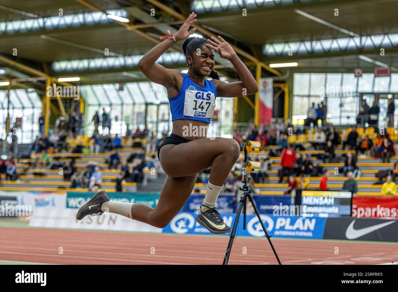 Dortmund, Deutschland. 15th Feb, 2025. Emmanuela Mensah (LAC Quelle F ...