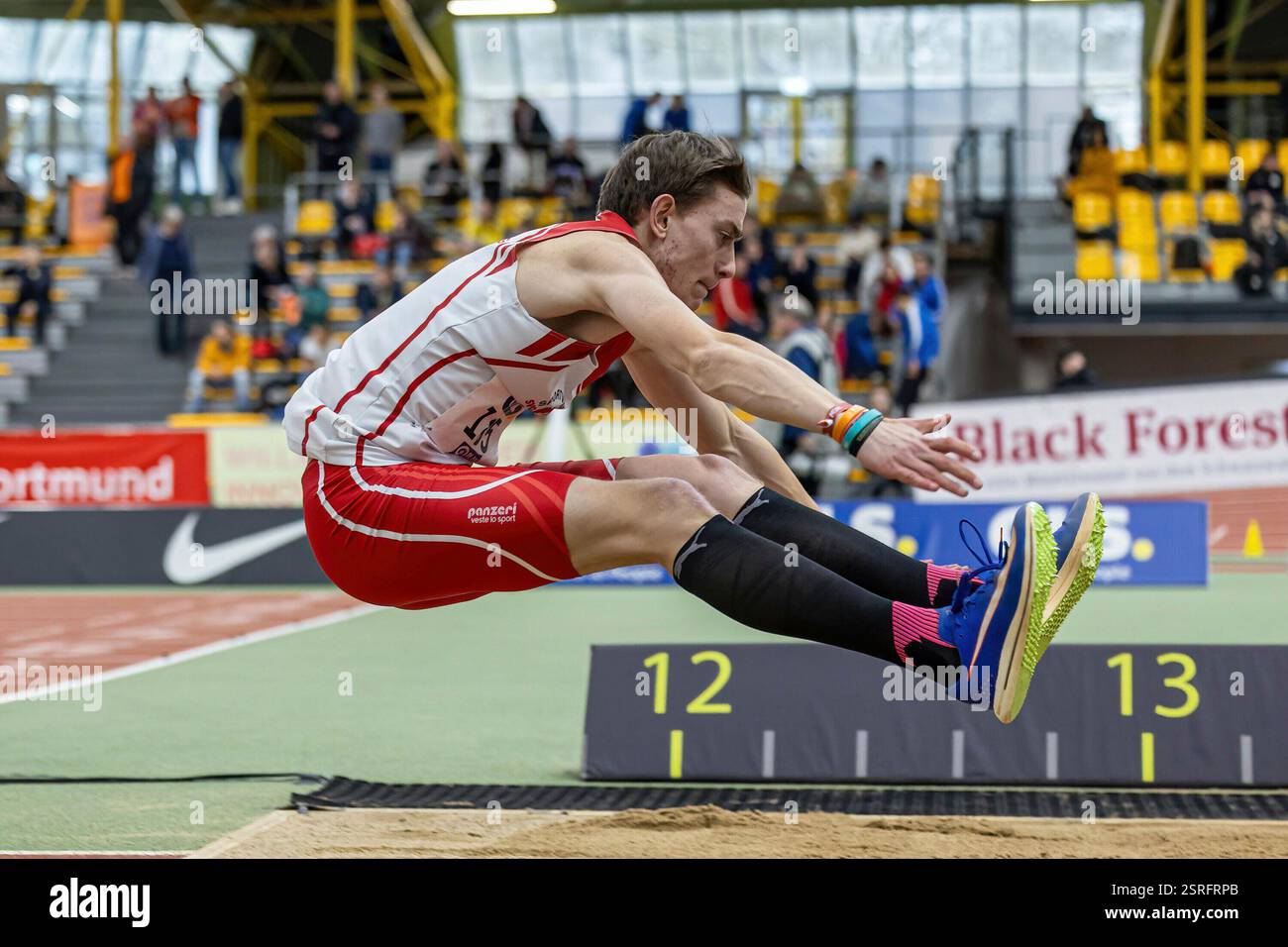 Dortmund, Deutschland. 15th Feb, 2025. Benedikt Maurer (SV Germering ...