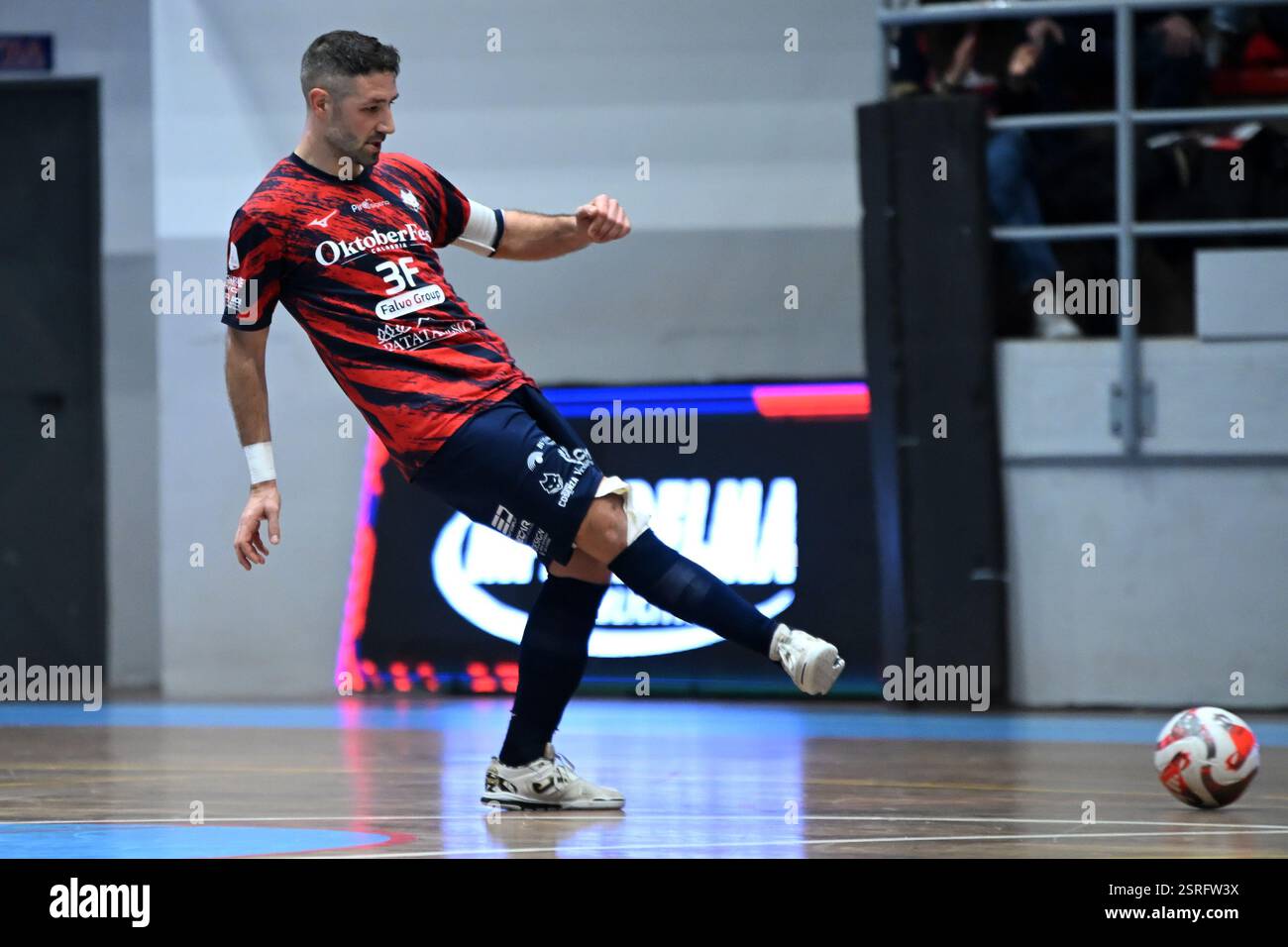 Cosenza, Italy. 15th Feb, 2025. Paride Marchio during Pirossigeno ...