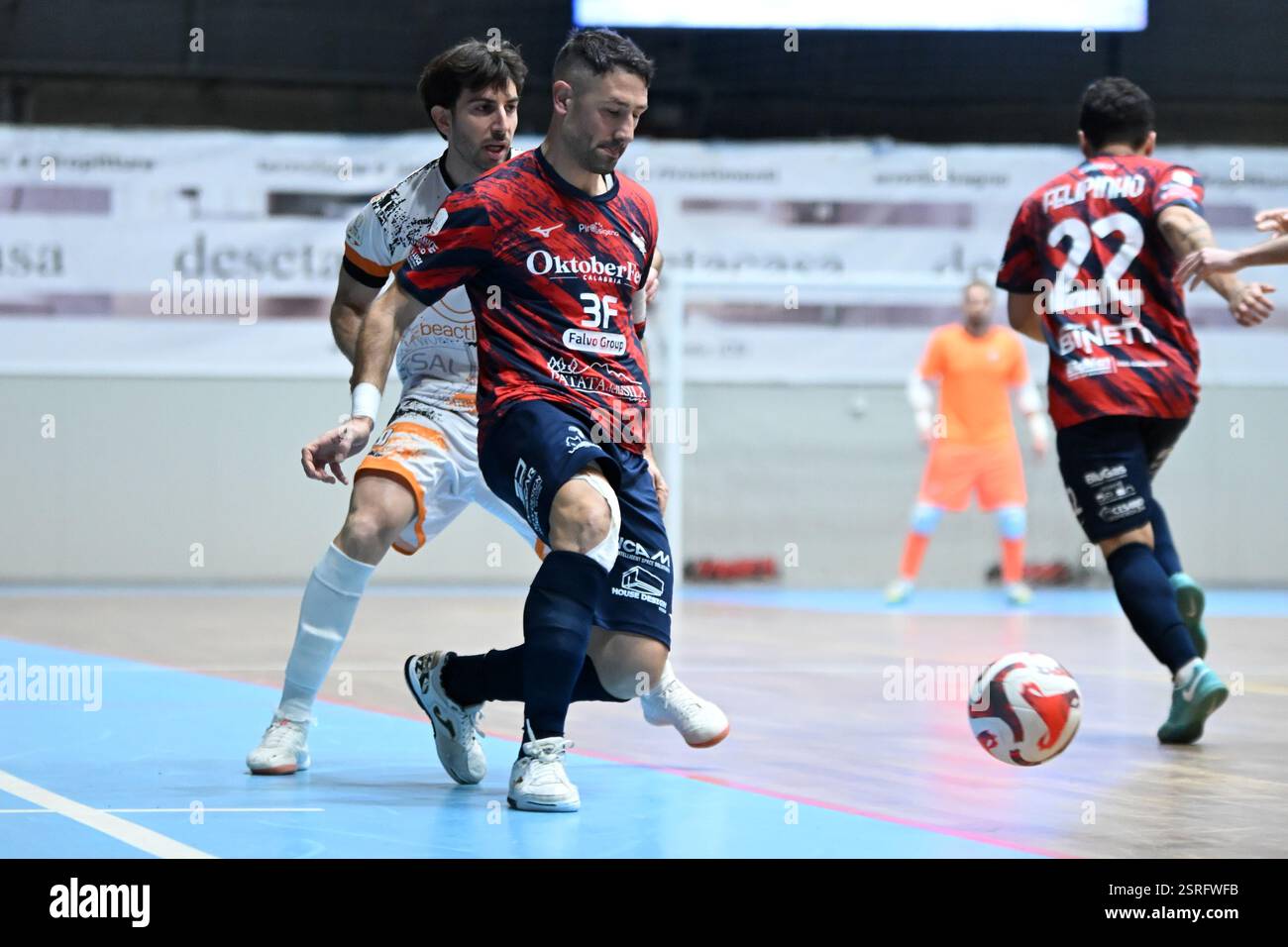 Cosenza, Italy. 15th Feb, 2025. Paride Marchio during Pirossigeno ...