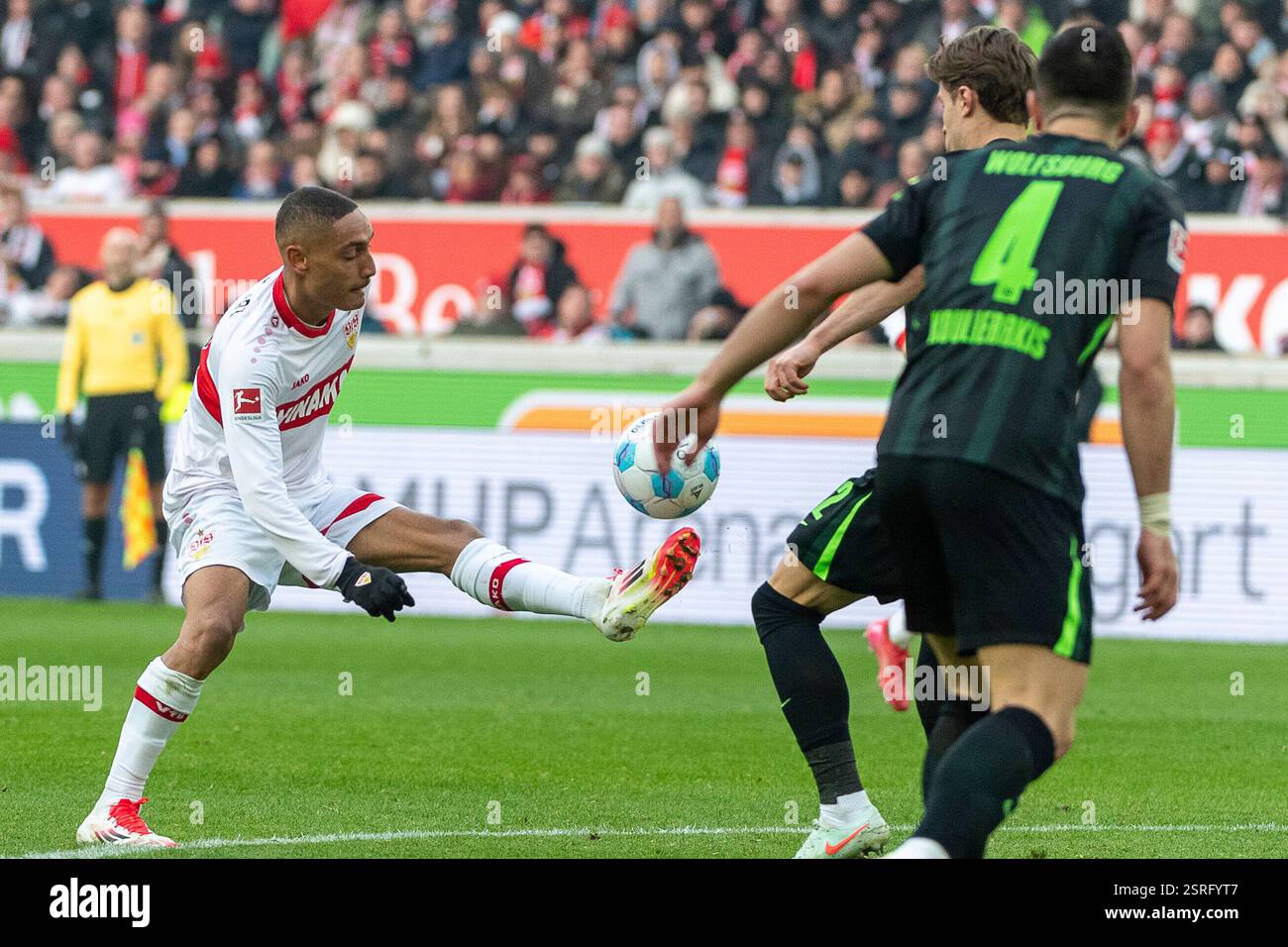 Stuttgart, Deutschland. 15th Feb, 2025. Enzo Millot (VfB Stuttgart, #08 ...