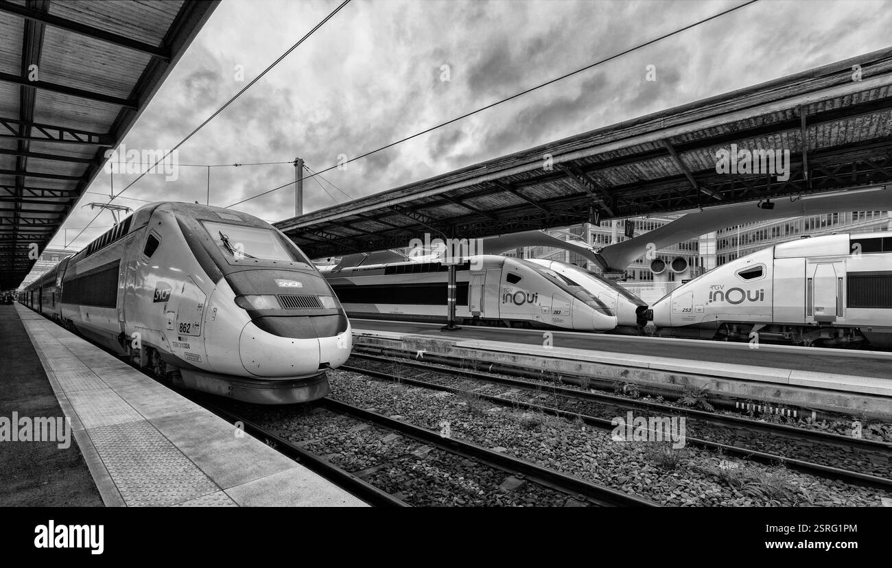 Grand paris express station Black and White Stock Photos & Images - Alamy