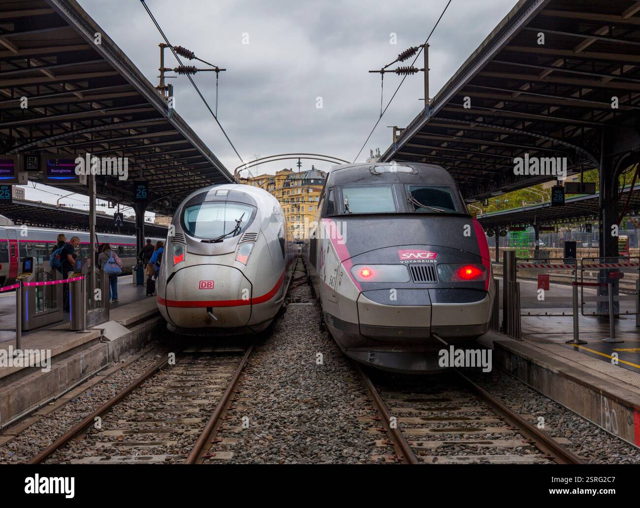 Paris Nord railway station, france. TGV Reseau 540 and a Deutsche Bahn ...