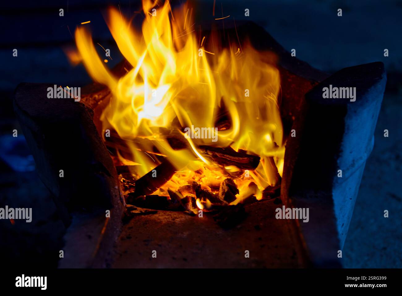 Burn flame blaze glow hi-res stock photography and images - Alamy