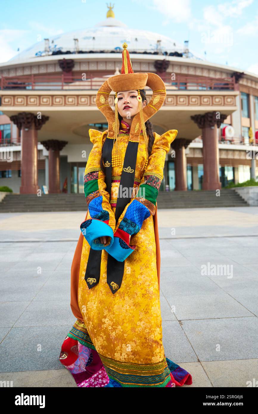 Mongolian girl wearing traditional costume of the Dalhan tribe Stock ...